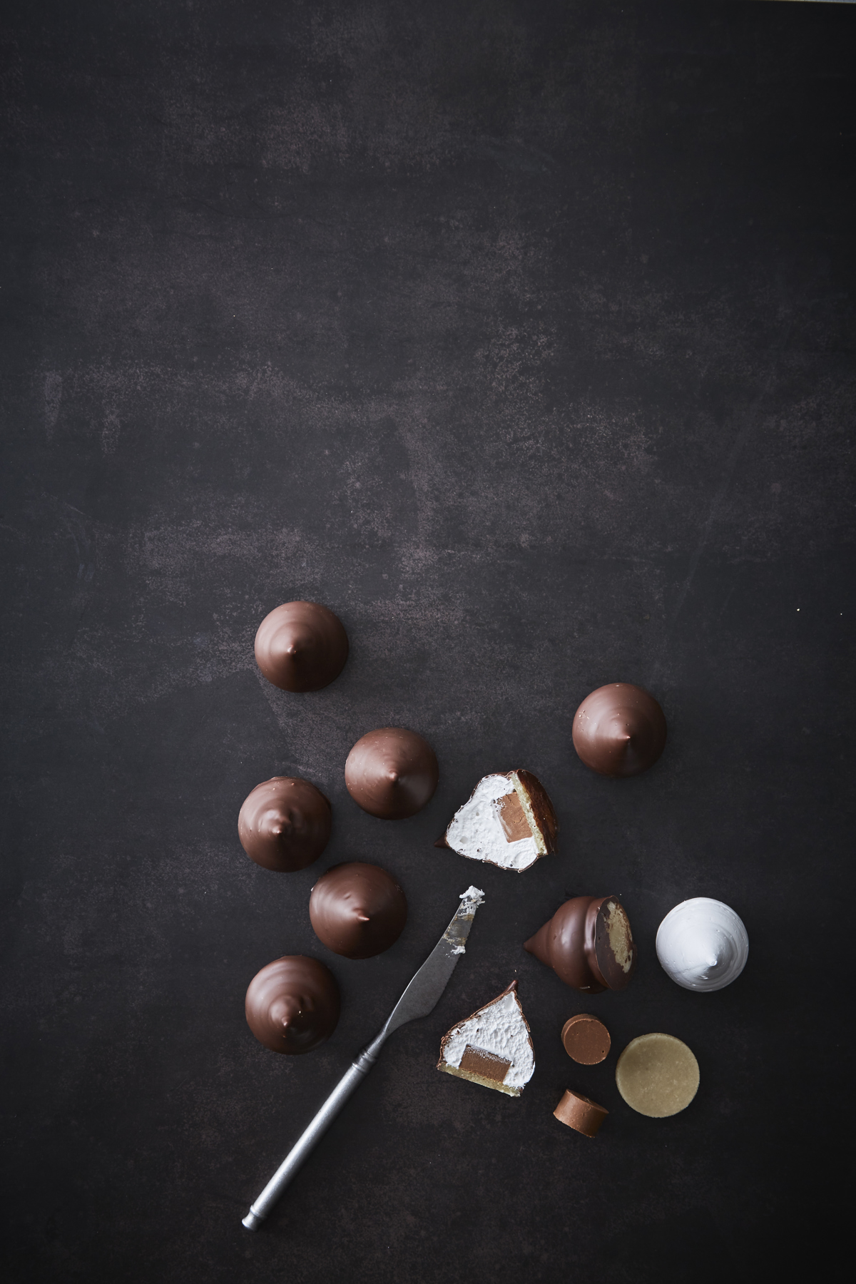 Flødeboller med marcipanbund | Odense Marcipan