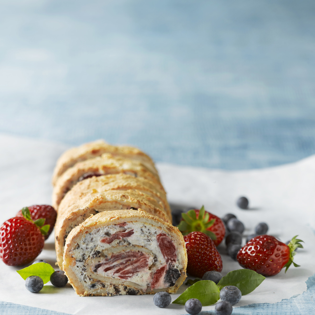 Fragilité roulade med sommerbær | Odense Marcipan